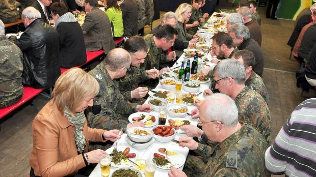 Kohlessen bei der Bundeswehr in Leer - General-Anzeiger